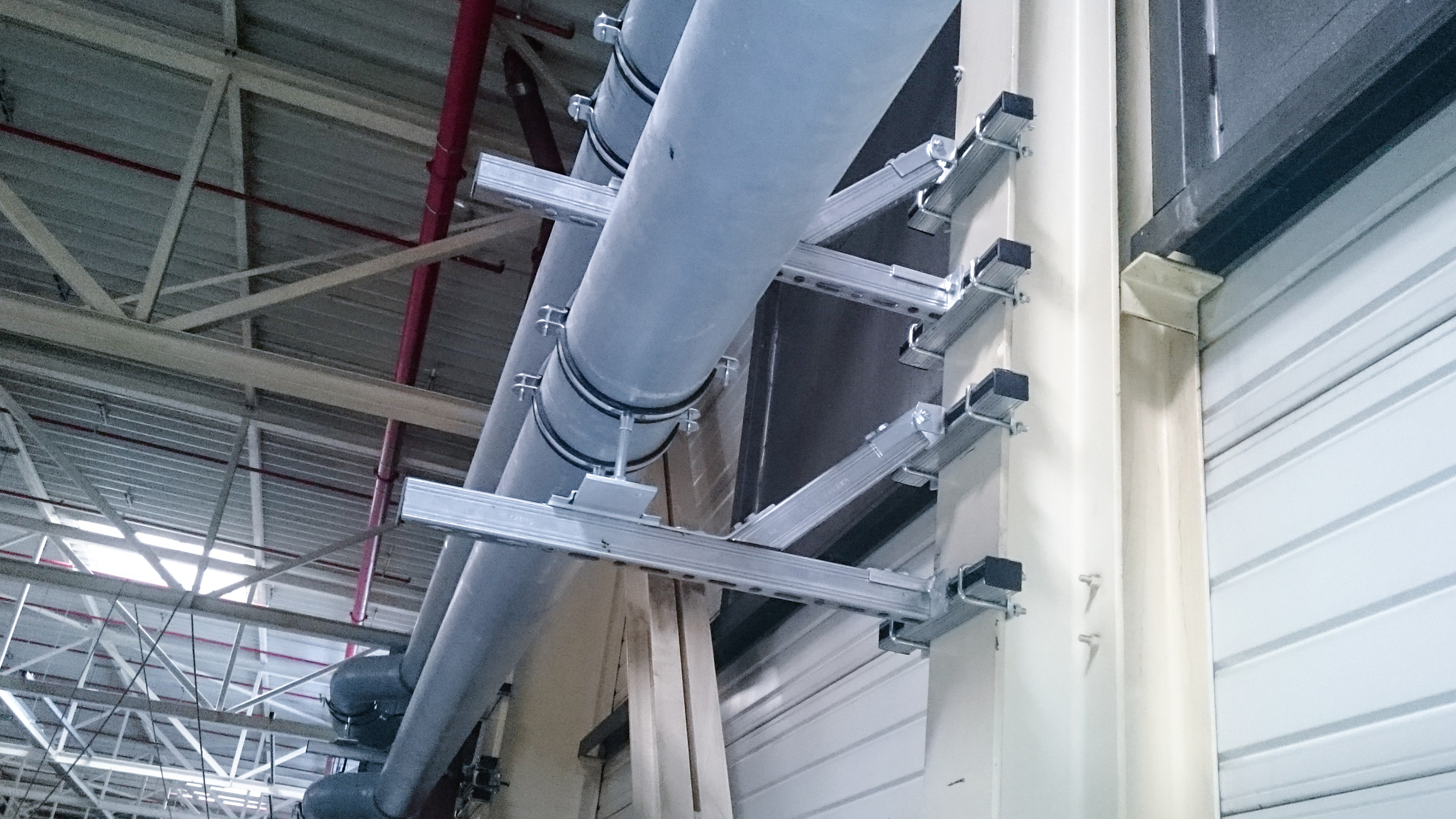 Mit Gelenkverbindern Konstruktionen stabilisieren